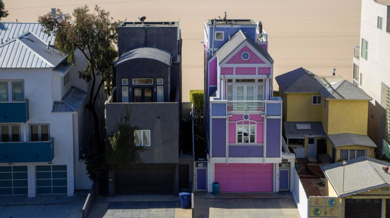 Where Are The 'Goth And Barbie Houses' From? Memes About The Black And ...
