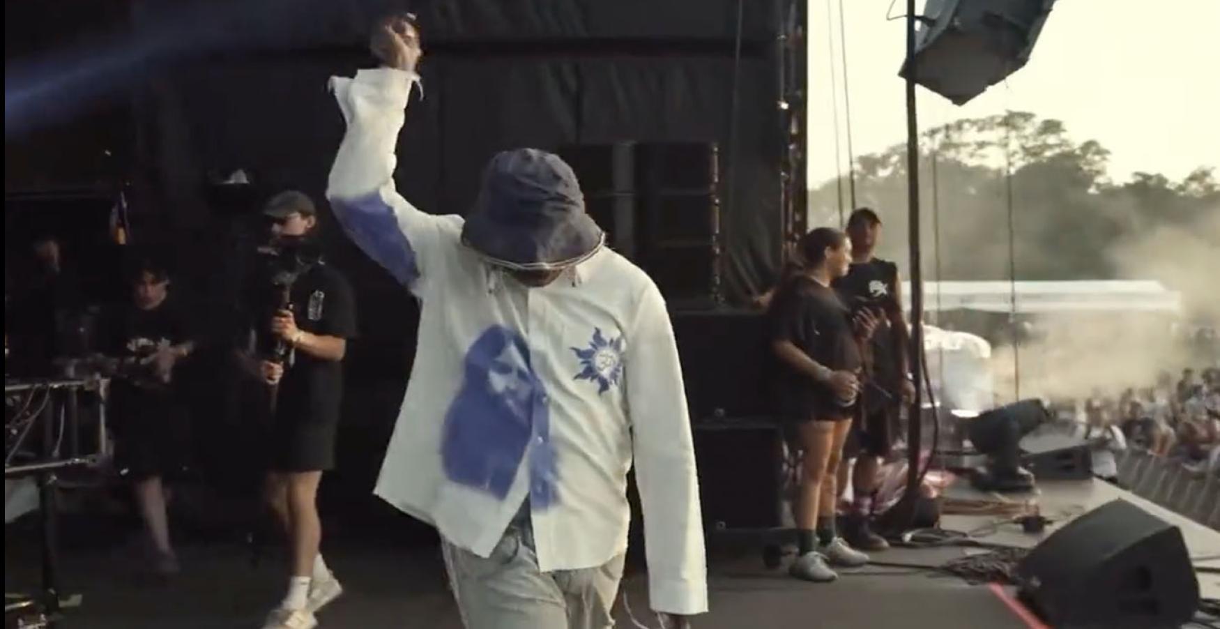 What Is Up With Lil Yachty Walking On Stage? The AI Video-Moshing Meme ...