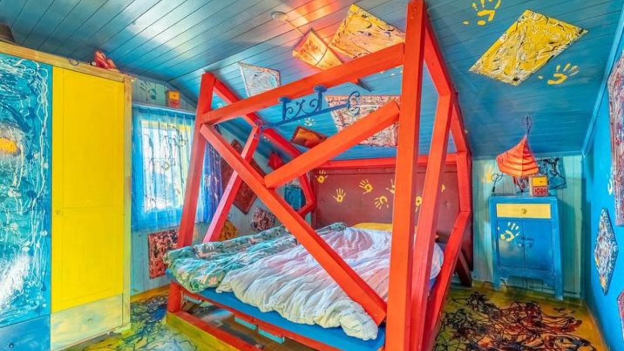 Take A Tour Of Some Interesting Homes For Sale | Know Your Meme