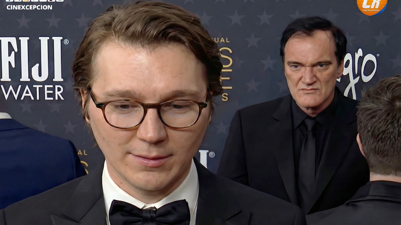 Quentin Tarantino Standing Behind Paul Dano | Know Your Meme