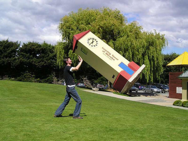 [Image - 49098] | Forced Perspective | Know Your Meme