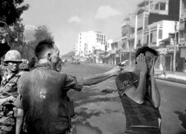 [Image - 52935] | Sergio Busquets' Peekaboo | Know Your Meme