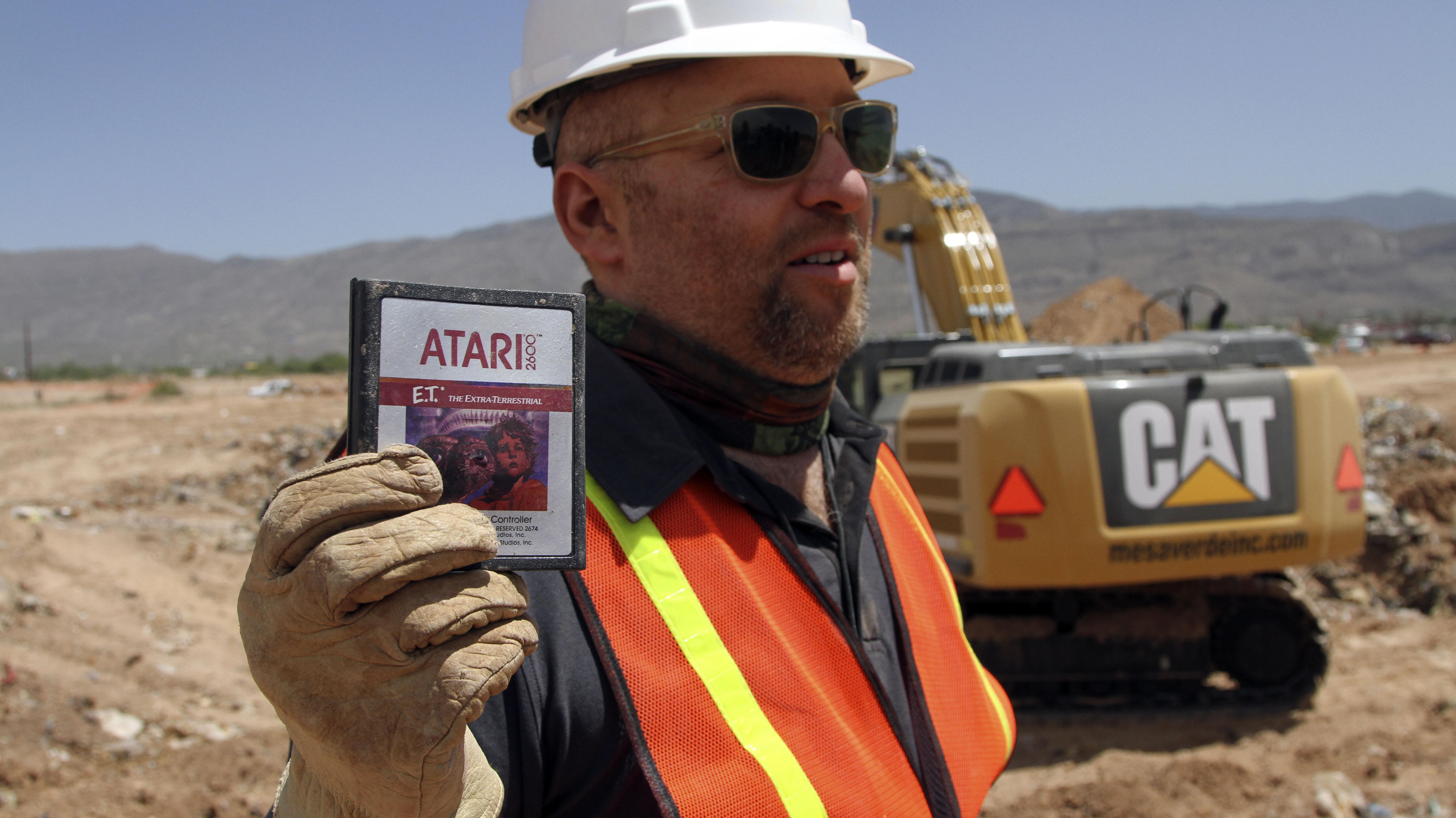 [Image - 744985] | The Atari Video Game Burial Excavation | Know Your Meme