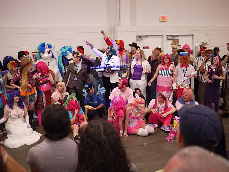My Little Pony: Friendship is Magic cosplay at Bronycon | Bronies ...