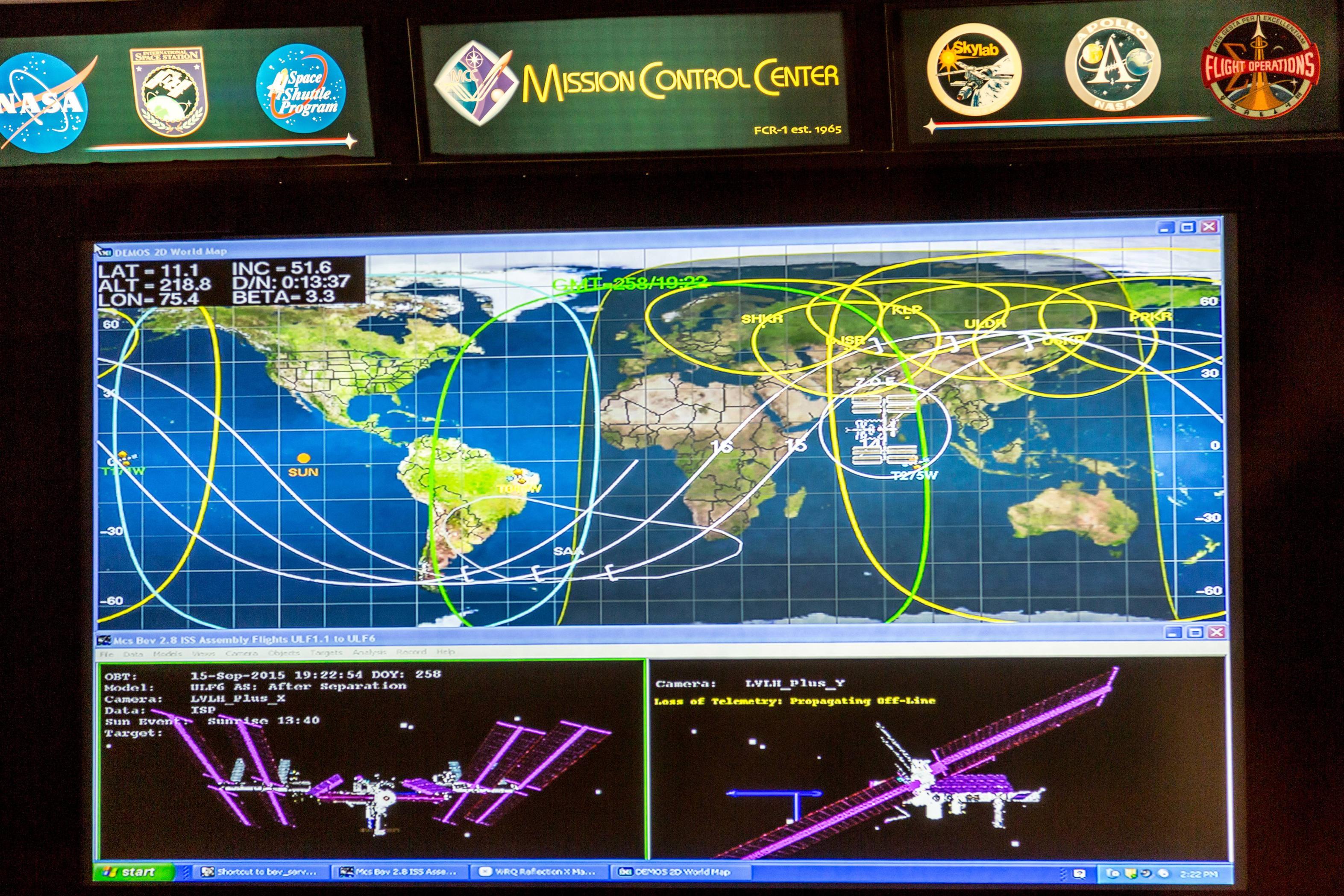 ISS Mission control panel using windows XP | Space | Know Your Meme