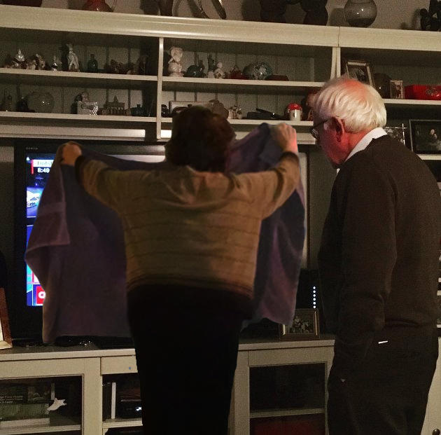 Mom Tries to Help | Sad Bernie Sanders | Know Your Meme