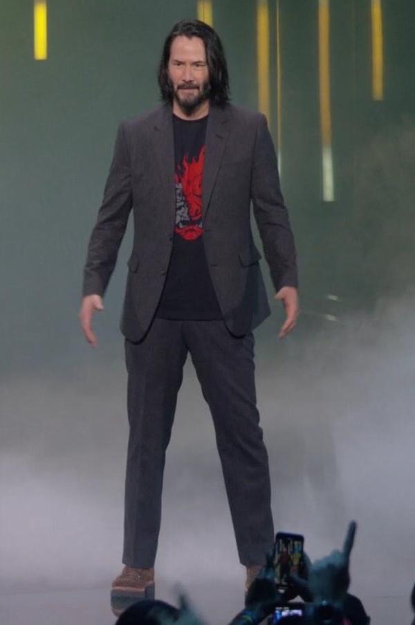 Keanu Reeves at E3 | Mini Keanu Reeves | Know Your Meme