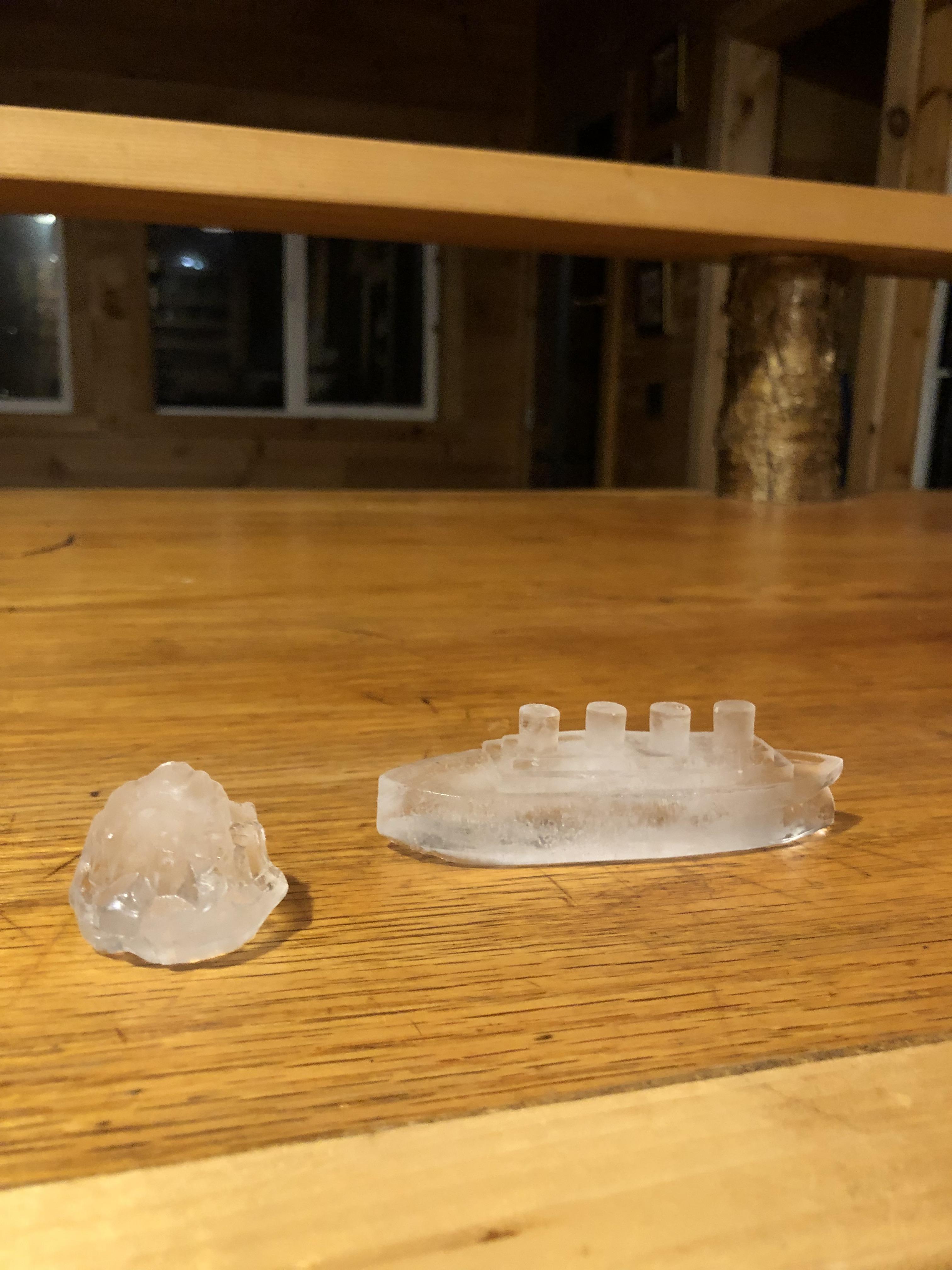 I have an ice cube tray that are titanic and icebergs | r ...