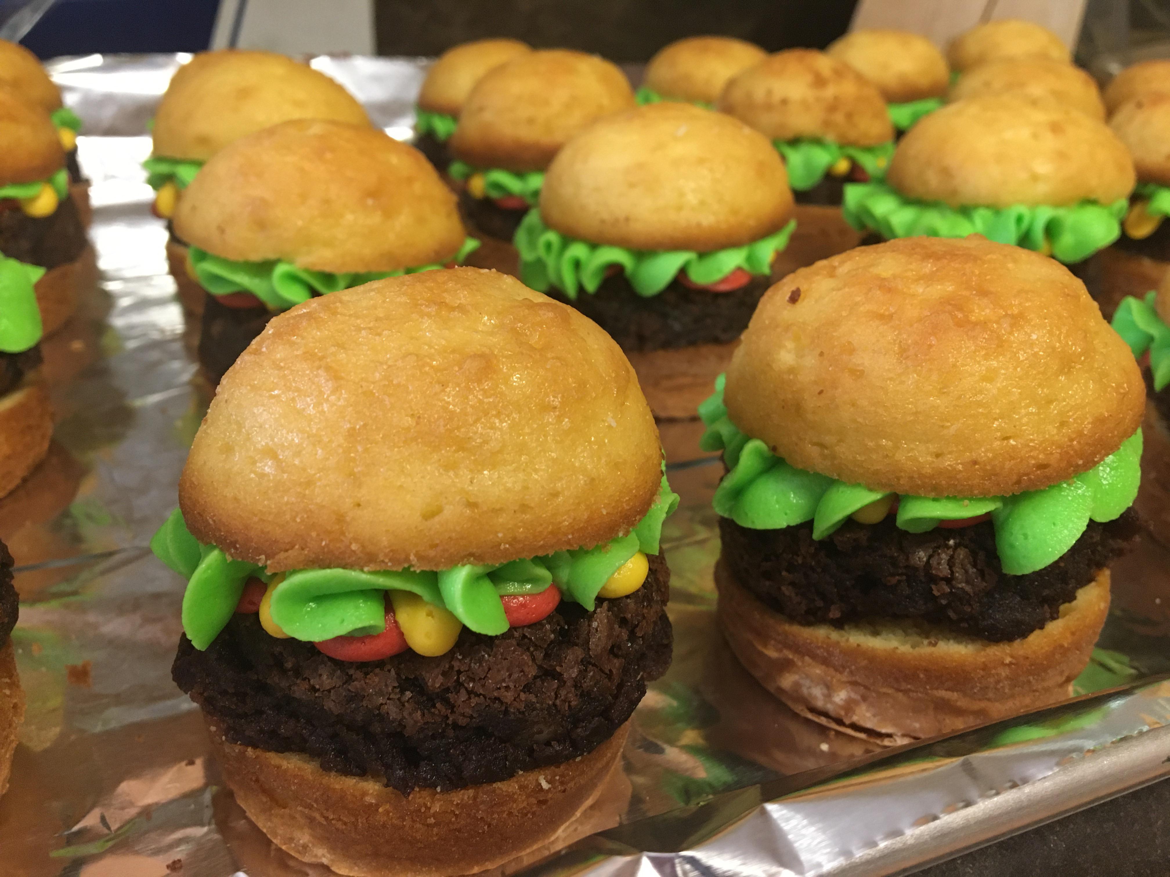 Krabby Patty Cupcakes | r/BikiniBottomTwitter | SpongeBob SquarePants ...