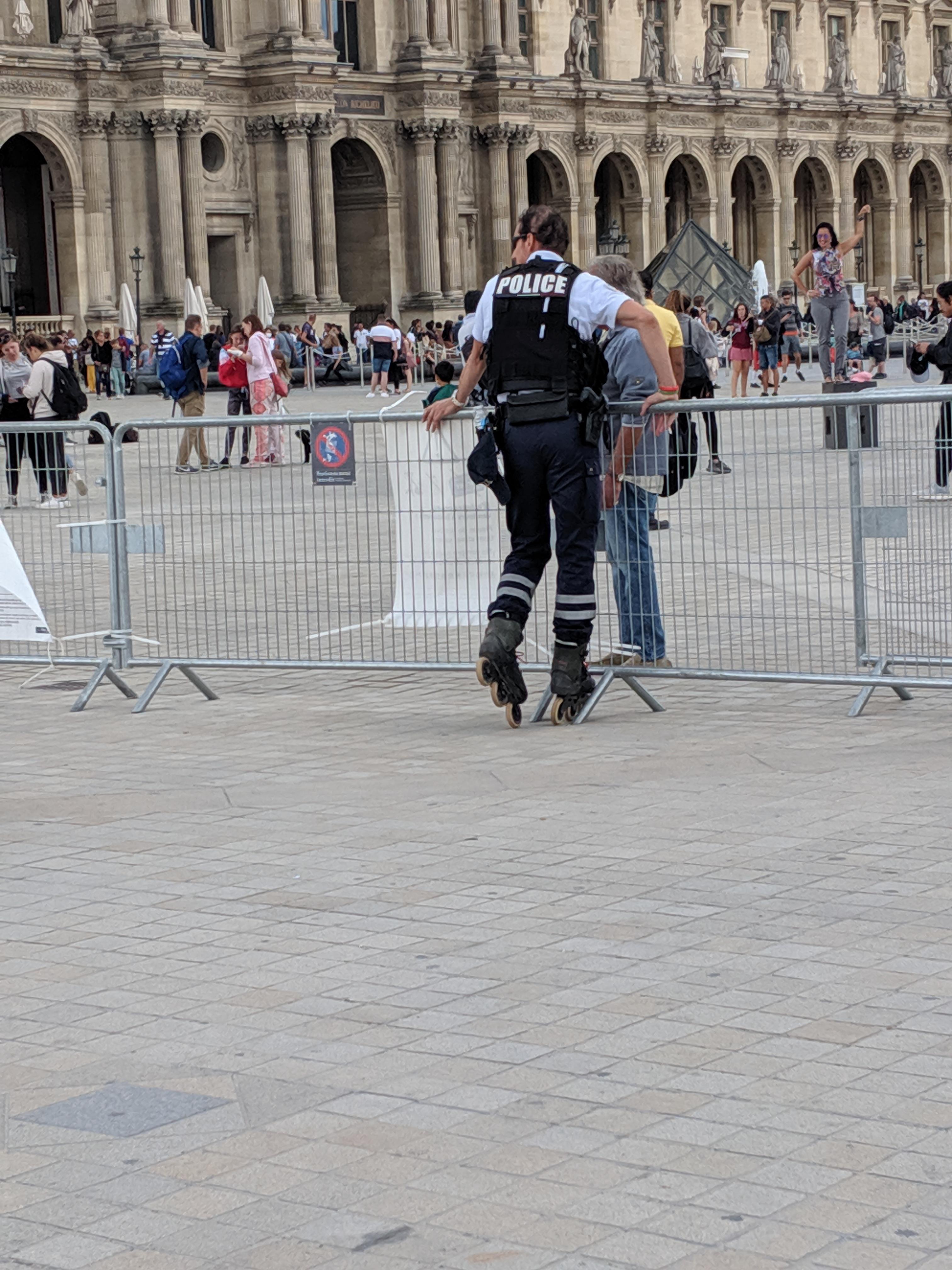 This French police officer with roller skates | /r/mildlyinteresting ...