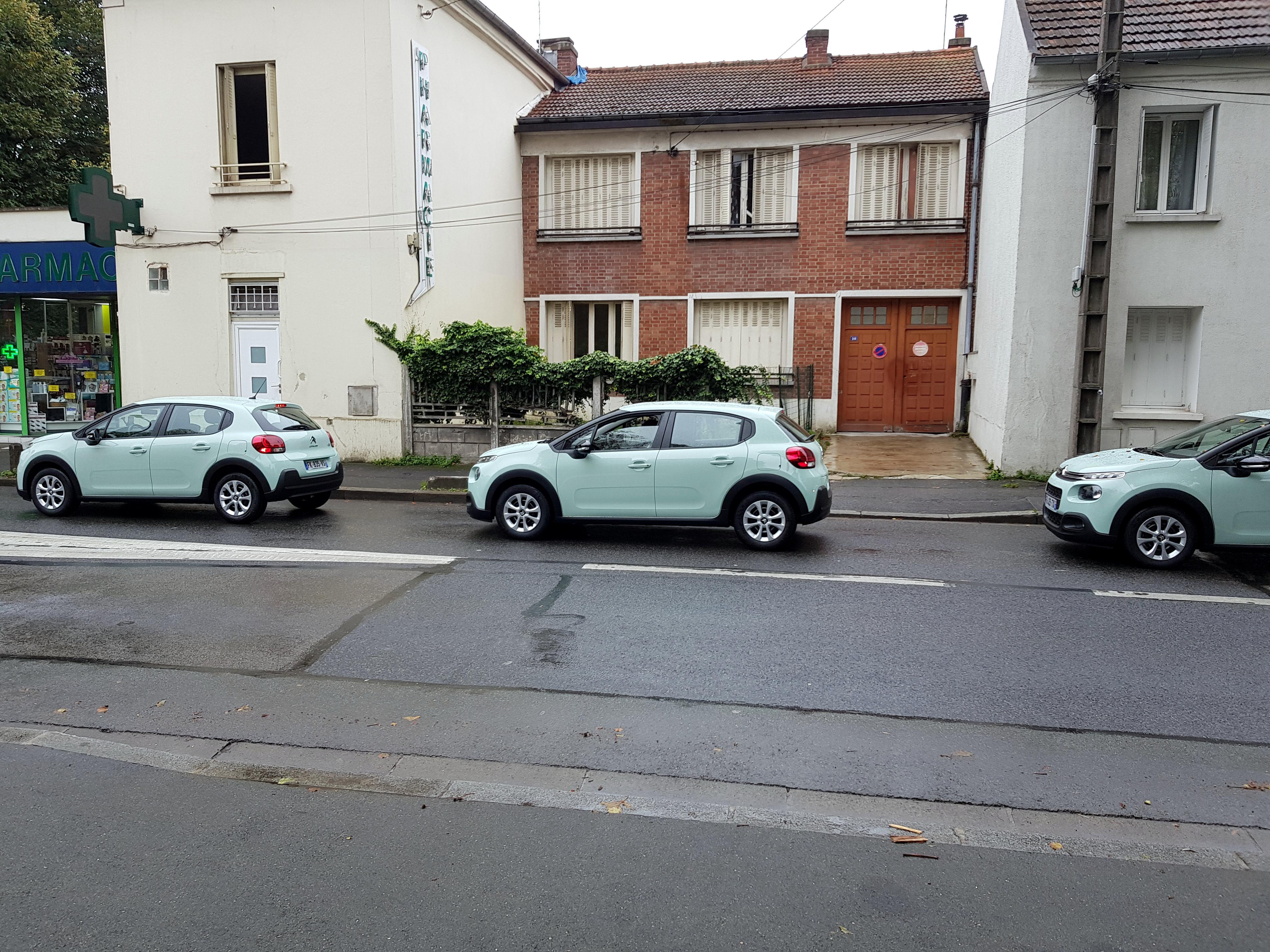 The exact same cars, 3 time in a row | /r/mildlyinteresting | Mildly ...