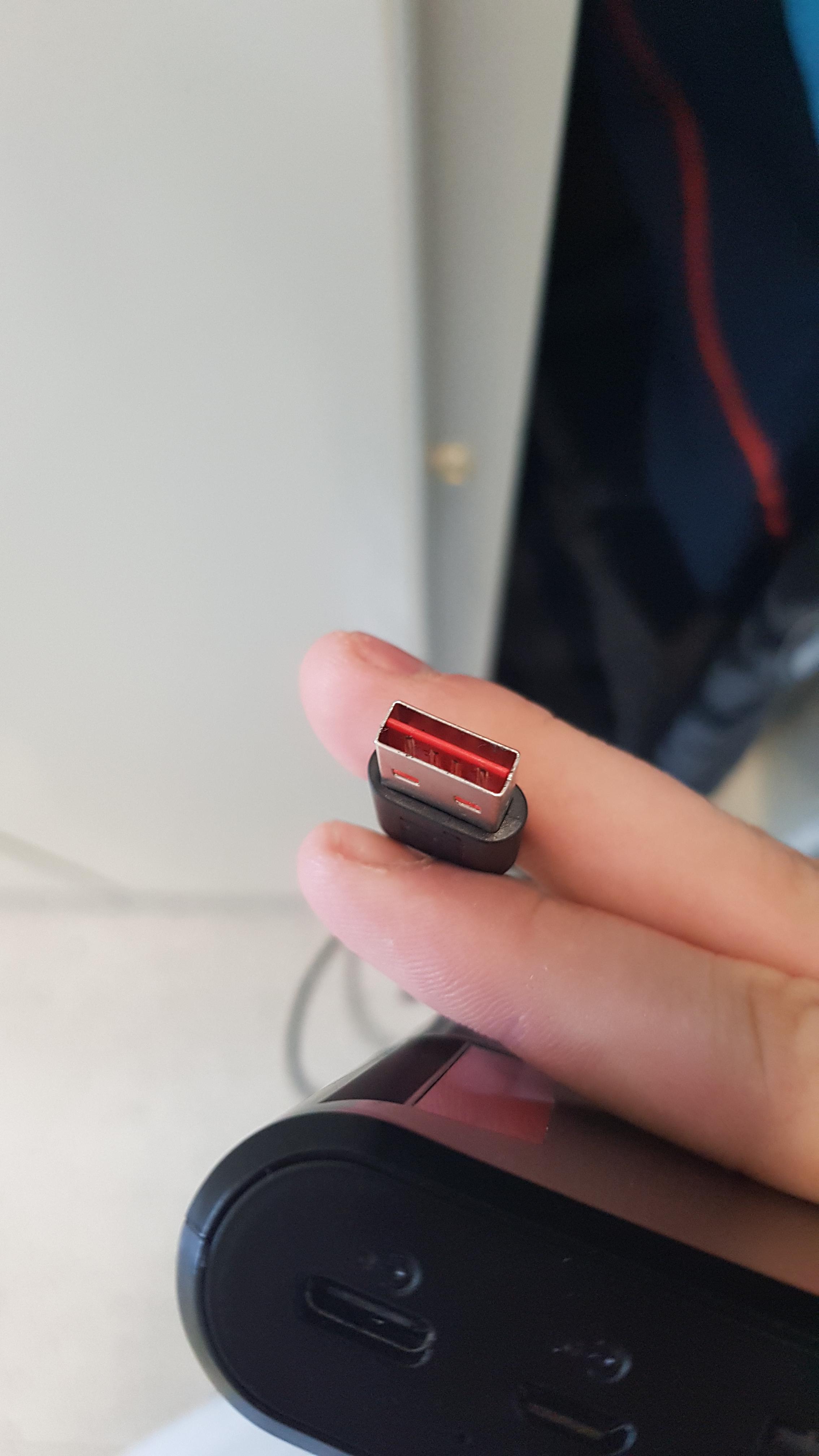 This USB cable that can be plugged in both ways | /r/mildlyinteresting ...