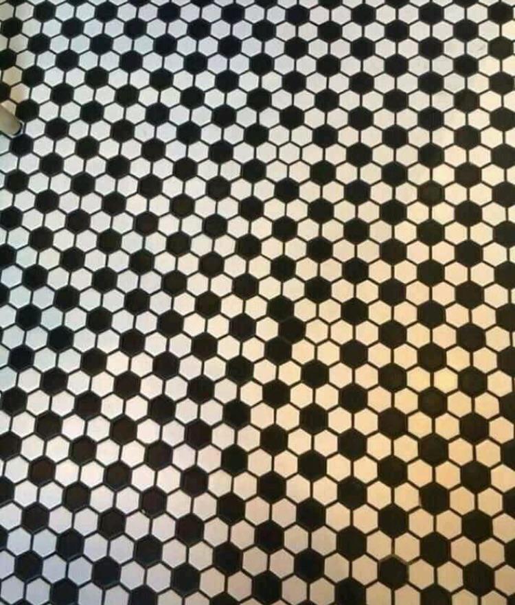 These misplaced tiles | /r/MildlyInfuriating | Mildly Infuriating ...