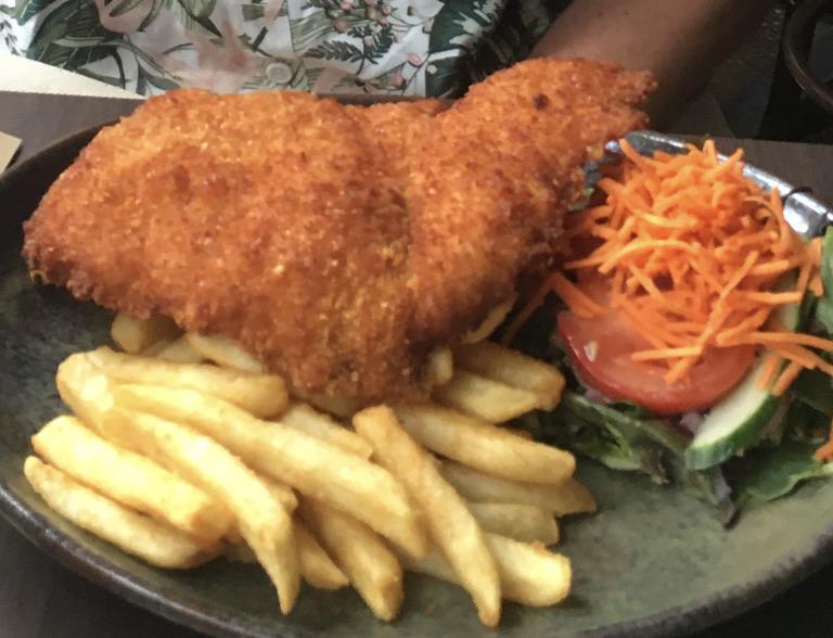 My Stepmum’s chicken schnitzel looks like a chicken. | /r ...