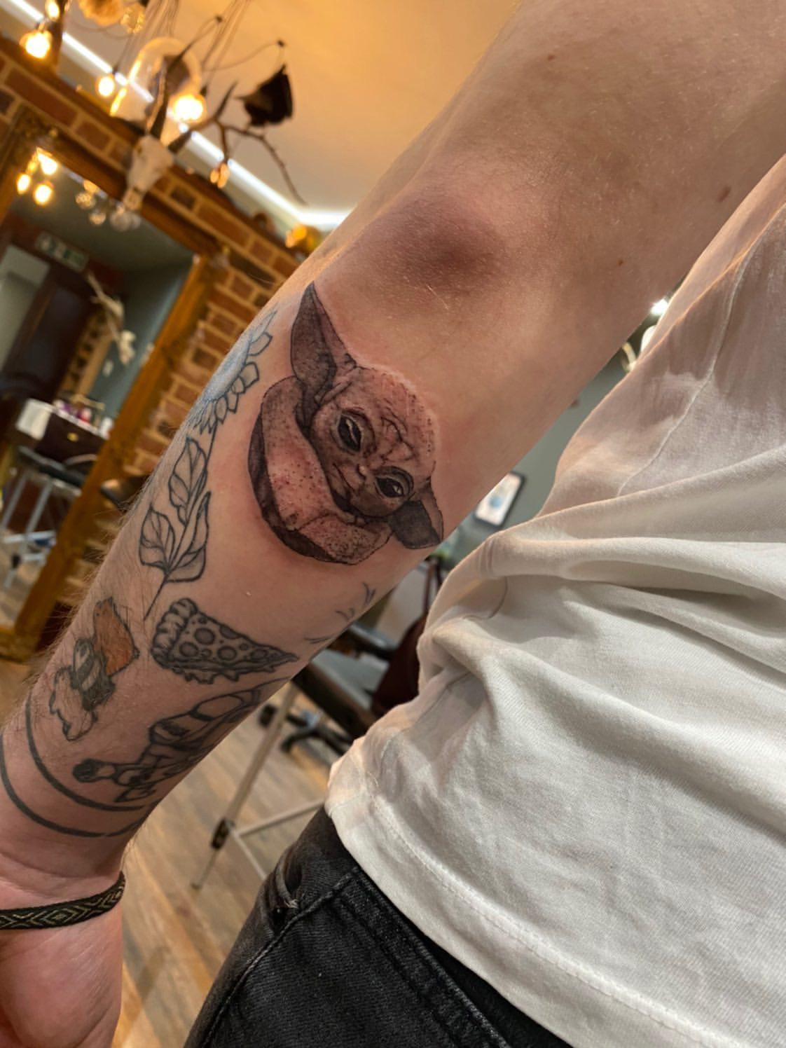 I got a baby yoda tattoo today! | /r/BabyYoda | Baby Yoda / Grogu ...