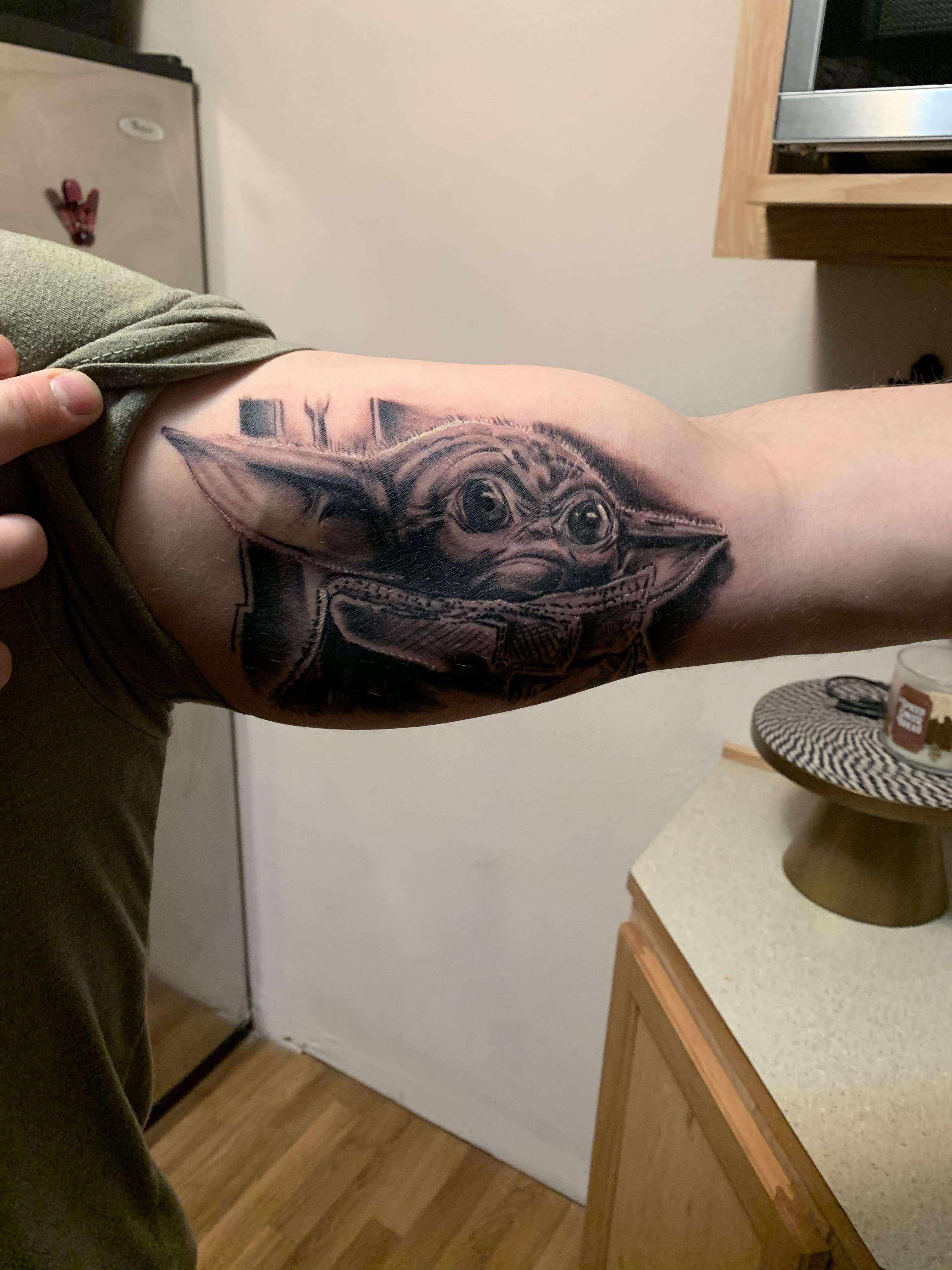 First tattoo! This is the way. (Artwork by @edwardkehoetattoo) | /r ...