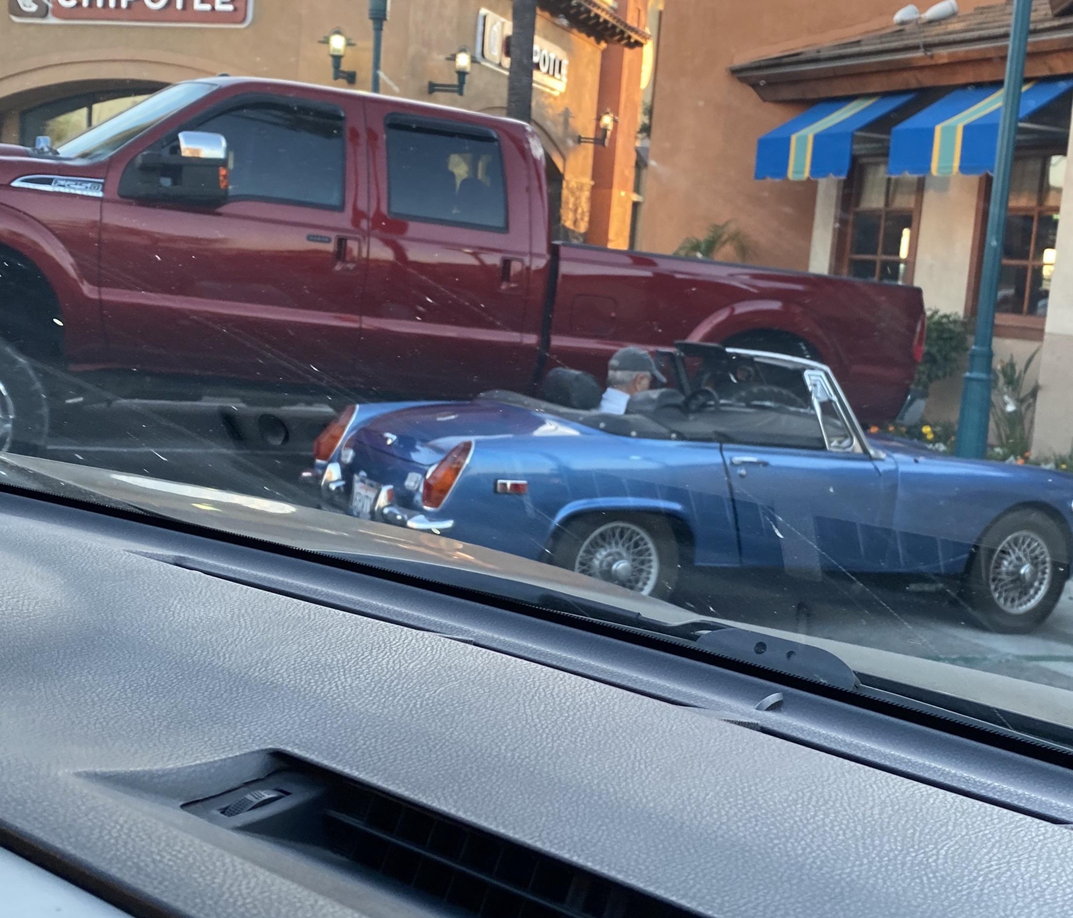 The size difference between these two cars | /r/mildlyinteresting ...