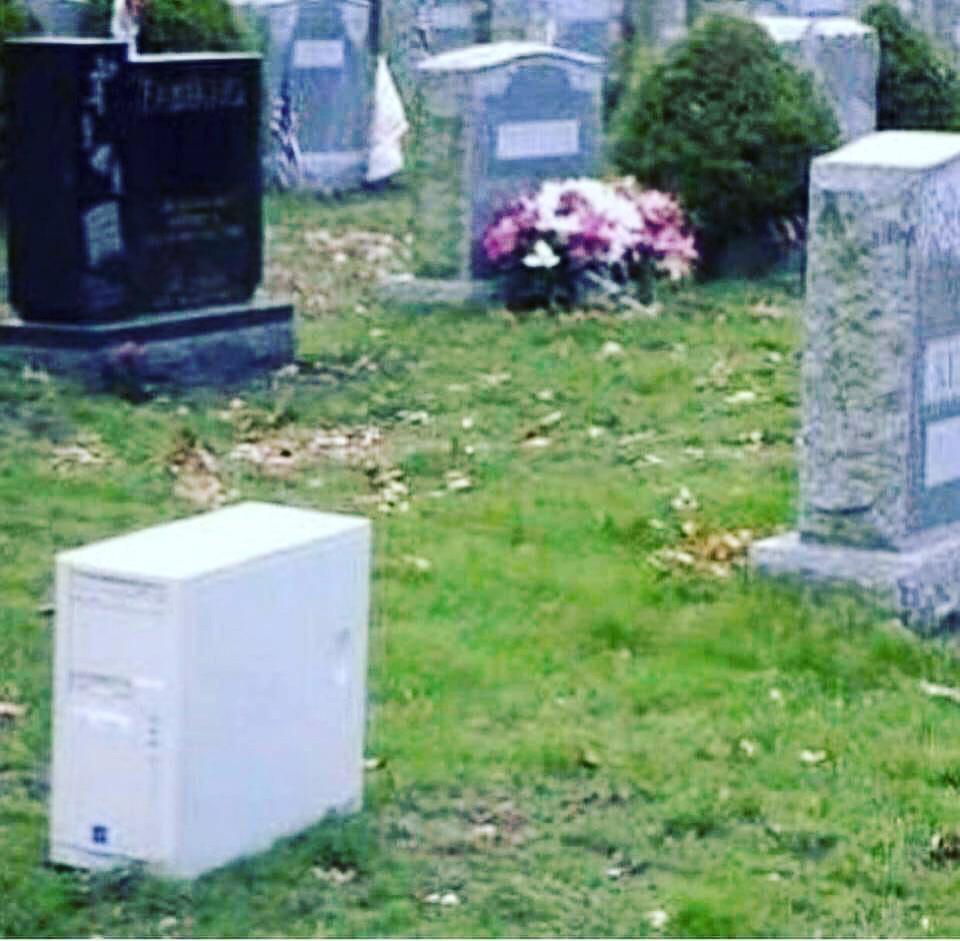 A Gravestone | /r/Hmmm | Know Your Meme