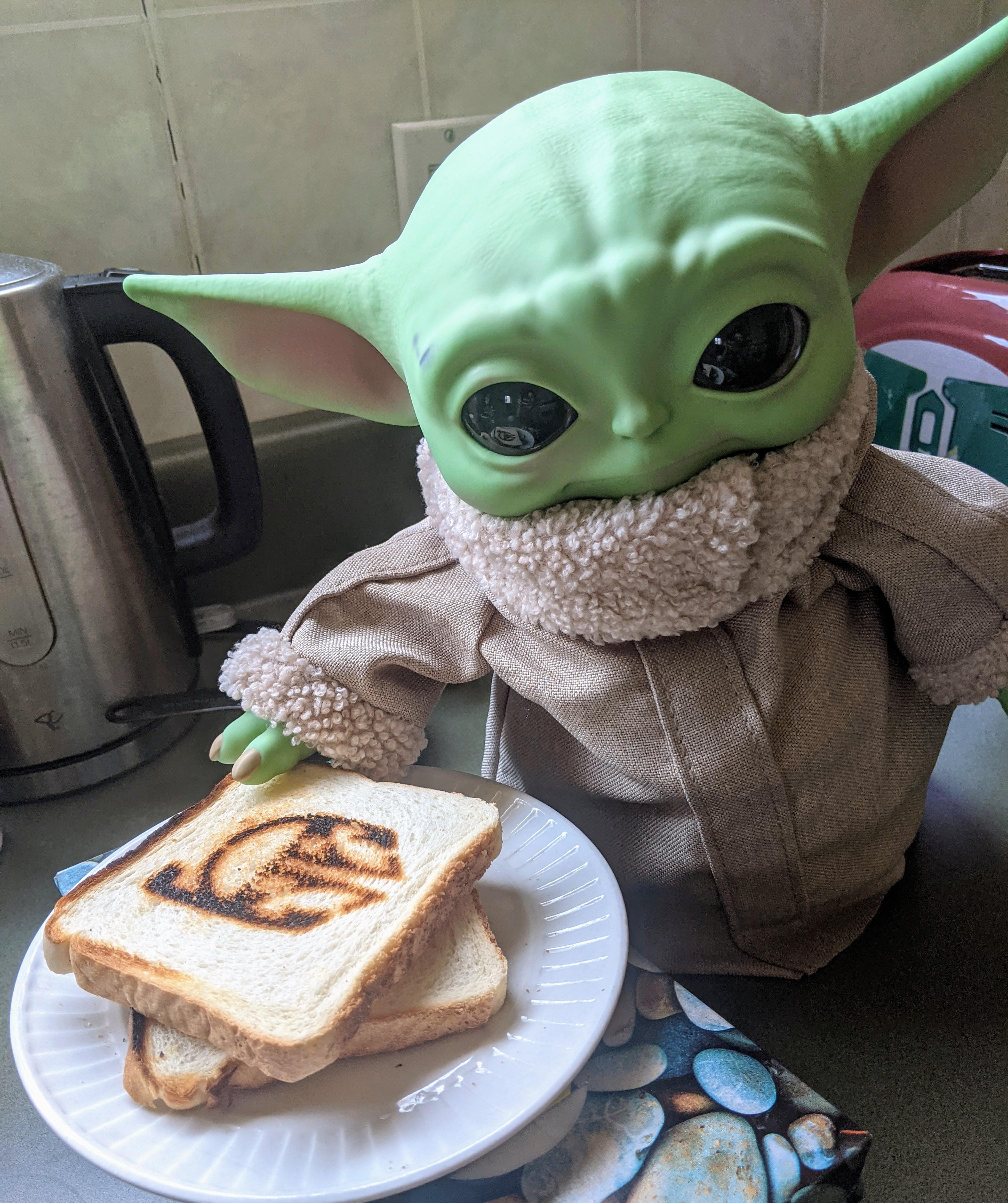 This is the way..to eat toast | /r/BabyYoda | Baby Yoda / Grogu | Know ...