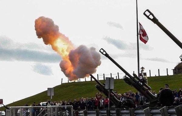 Salute | Perfectly Timed Photos | Know Your Meme