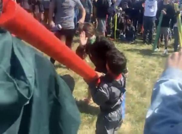 Little Josh High Five | Josh Swain Fight | Know Your Meme