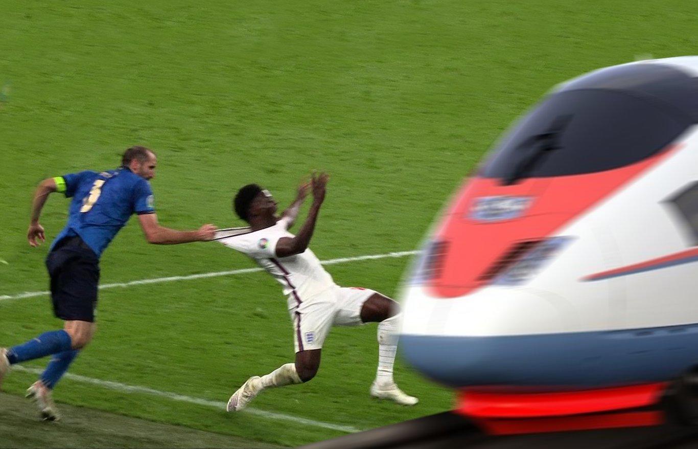 Chiellini saves Saka's life | Chiellini Pulling Saka | Know Your Meme