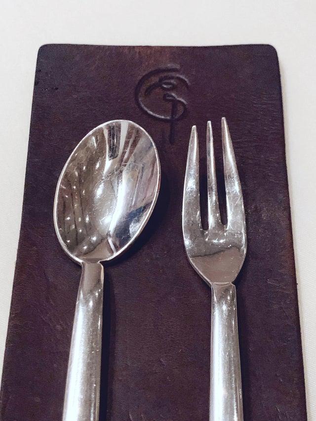 Left-Handed Silverware | Mildly Interesting | Know Your Meme