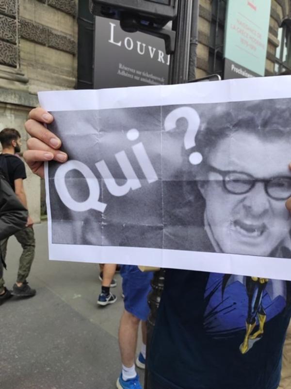 Qui? Poster Protestor | Qui? / Claude Posternak's Interview To ...