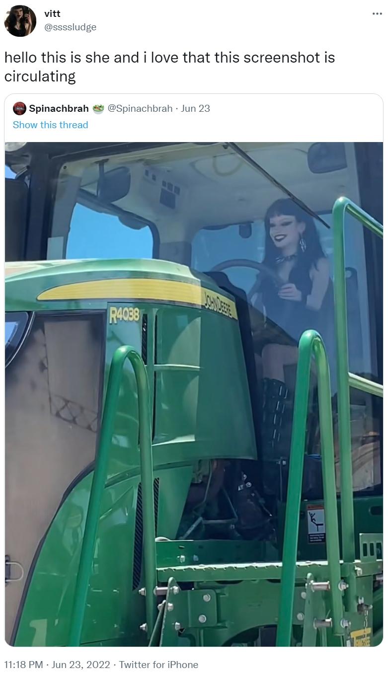 hello this is she and i love that this screenshot is circulating ...