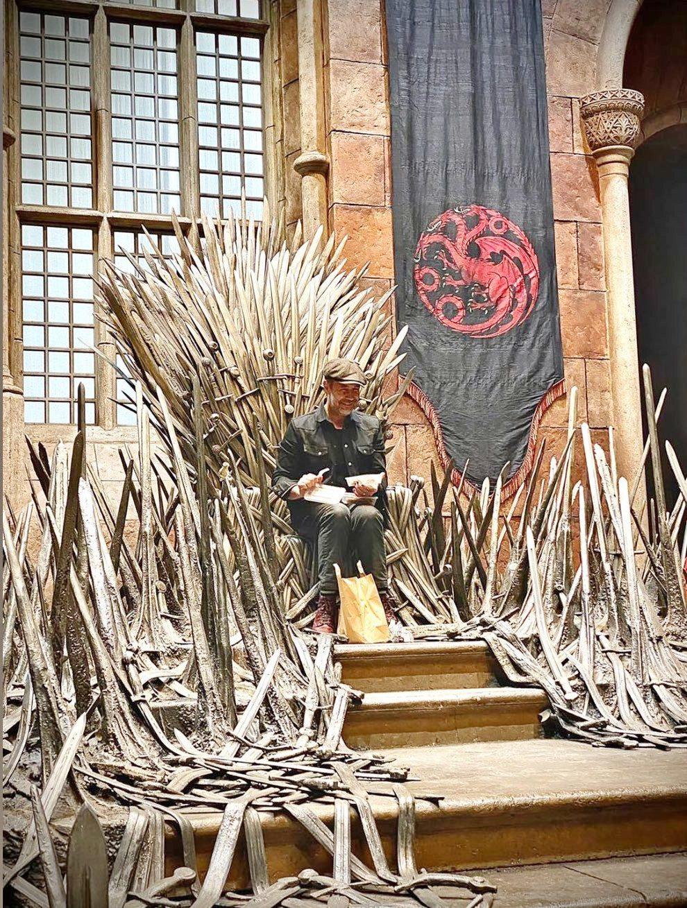 King Vizzy T will eat where he pleases | /r/FreeFolk | /r/freefolk ...