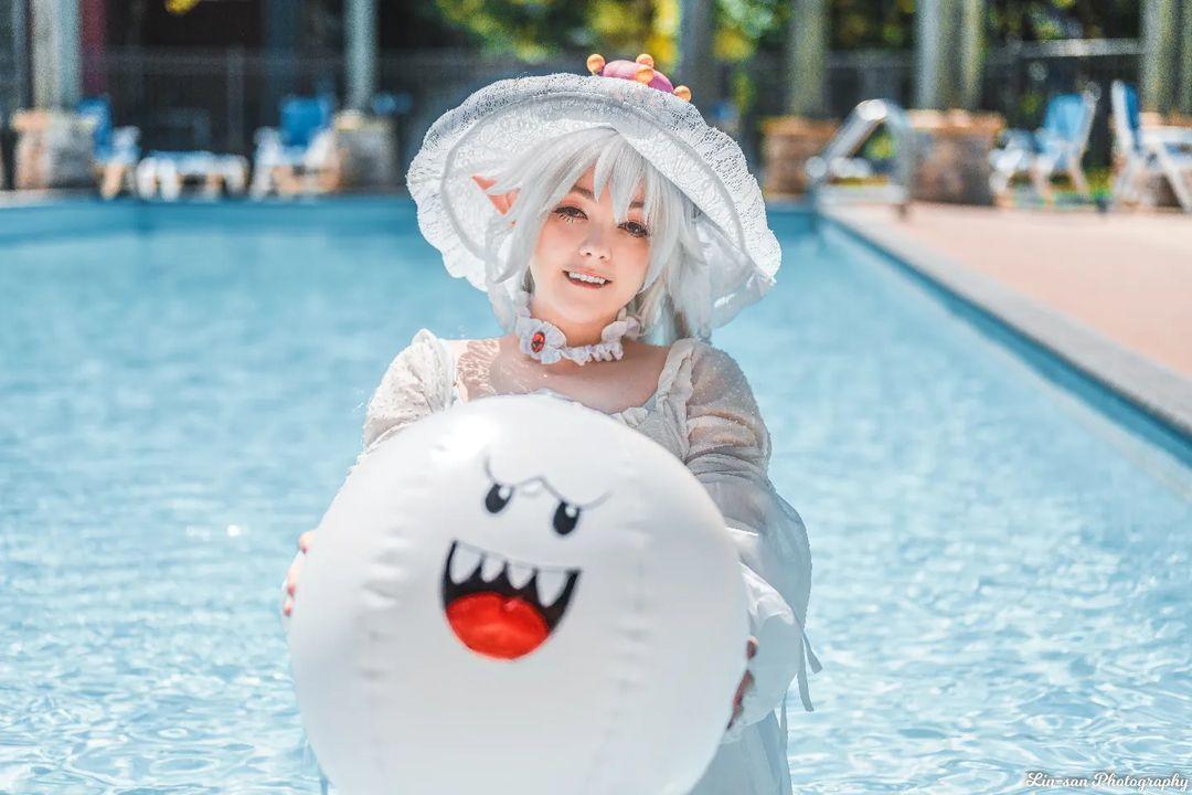 Boo by the Pool (photo 1) - cosplay by @pinku_pandaprincess | Princess ...