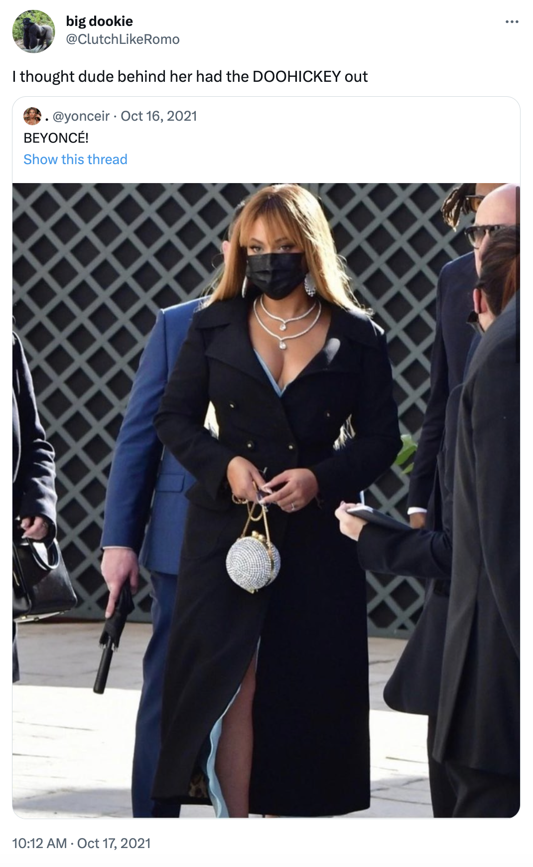 I thought dude behind her had the DOOHICKEY out | Doodad, Thingamajig ...