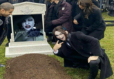 every other meme is about samsung girl, it's too much | /r/memes ...