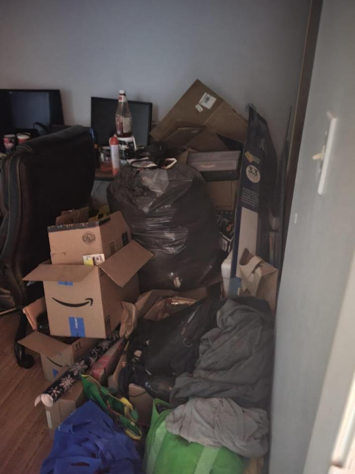 24 Outrageous Examples That Show Living With Bad Roommates Could Be A ...