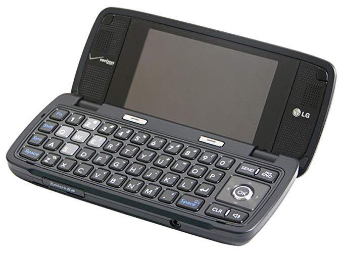 25 Photos From The Late 90s and 2000s Showing Iconic Flip Phone Designs ...