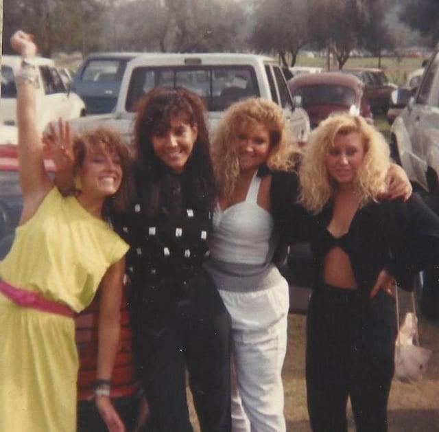 25 Retro Photos Of Concert Culture In The '70s And '80s | Know Your Meme