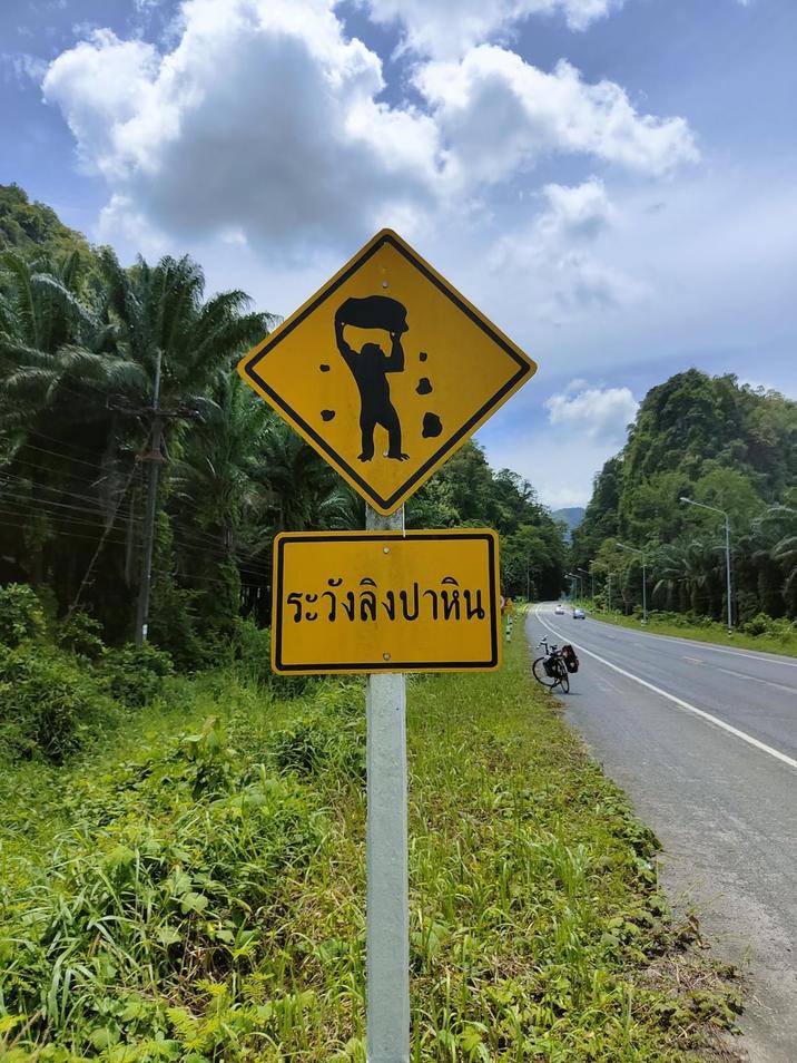 23 Scary Signs That Expose Everyday Risks And Dangers | Know Your Meme