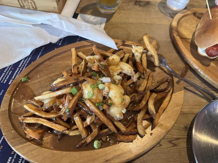 25 Restaurants Serving Food On Plates That Aren't Actually Plates At ...