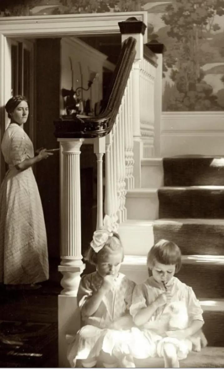 30 Vintage Photos Observing Life In The Early 1900s | Know Your Meme