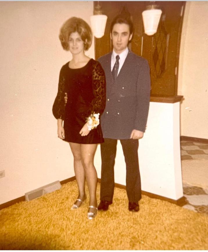 28 Retro Photos Showing Normal Days In 1971 | Know Your Meme