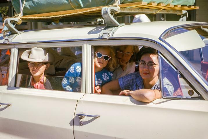 25 Vintage Photos Of Summer Vacation In The 1960s | Know Your Meme