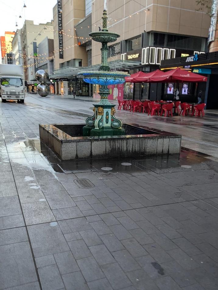 25 Images Showcasing Some Massive Design Mistakes | Know Your Meme