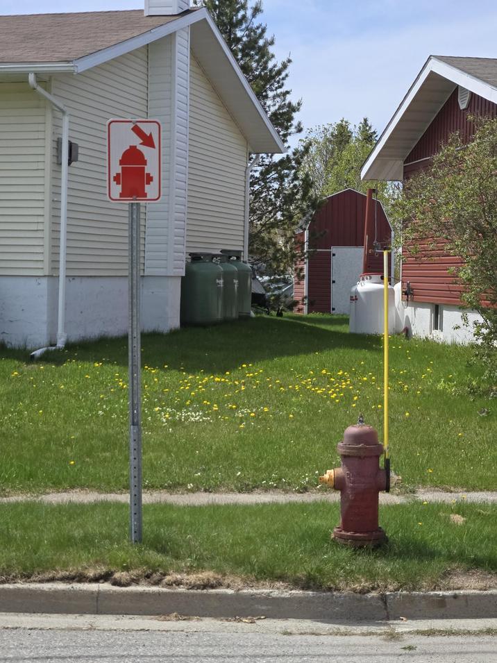 25 Oddly Hilarious Signs And Notices Found In Public | Know Your Meme