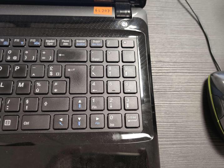25 Design Fails That Were Clearly Never Double-Checked | Know Your Meme