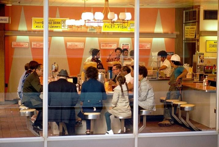 Throwing It Back To 1974 With 25 Vintage Photos | Know Your Meme