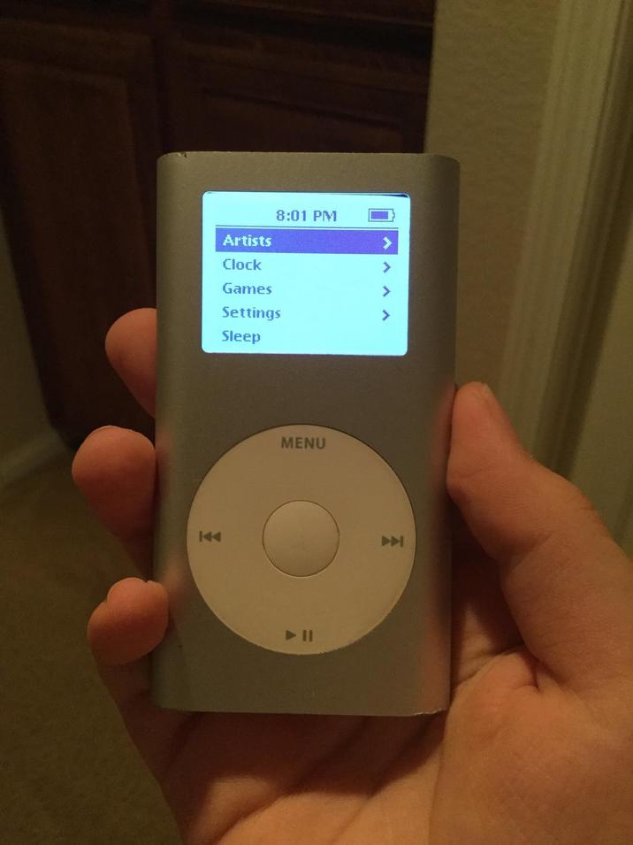 The 2004 iPod Mini | History / Nostalgia | Know Your Meme