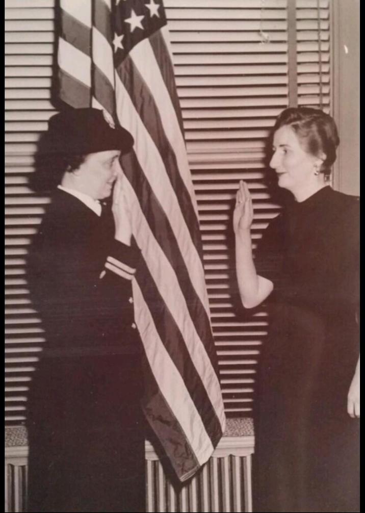 Indulge In 1950s Society With 25 Vintage Photos | Know Your Meme