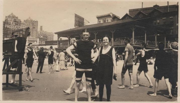 The Roaring '20s Seen In 25 Vintage Photos | Know Your Meme