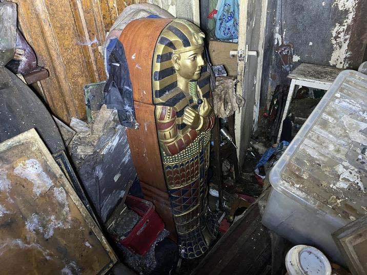 25 Interesting Photos Found During Urban Exploration | Know Your Meme