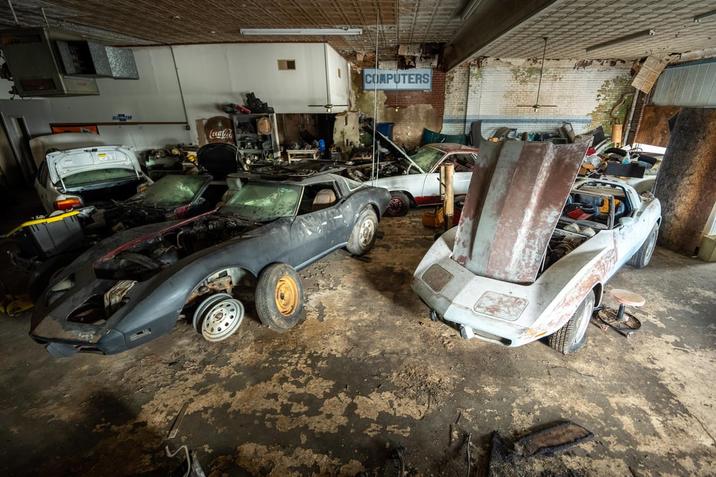 25 Interesting Photos Found During Urban Exploration | Know Your Meme